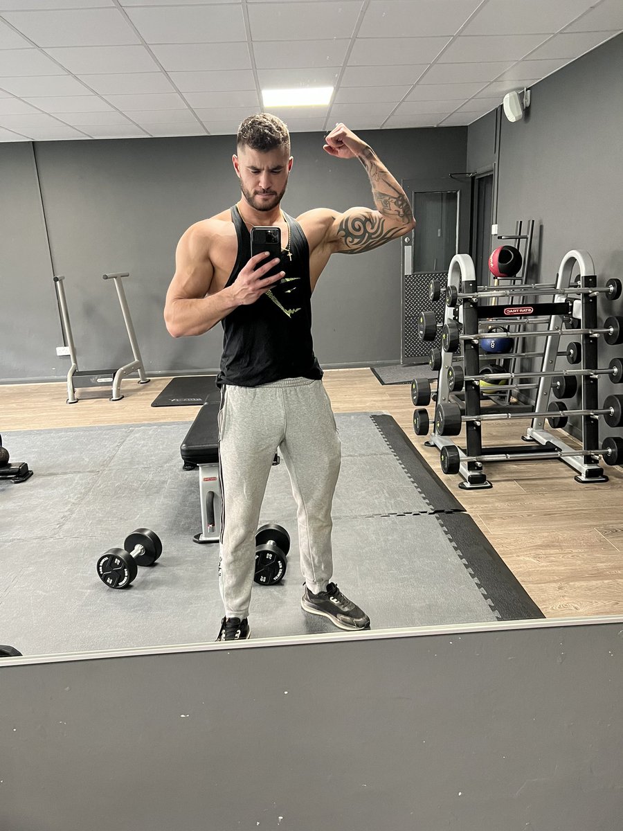 Jake Manson - Solo Account on Twitter: "It’s a back n biceps day 💪💪💪"