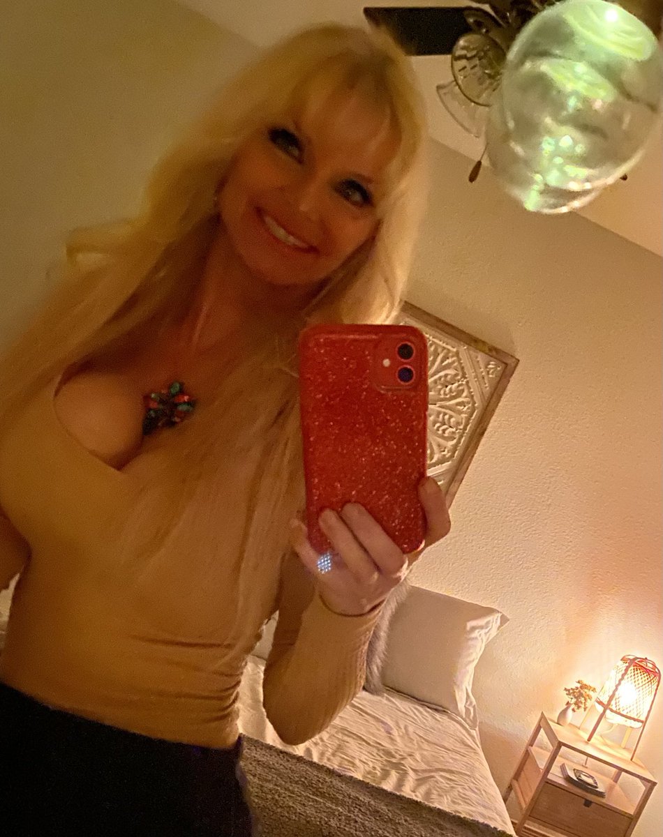 Lisa Morelli on Twitter: "I love my Twitter Peeps💋"