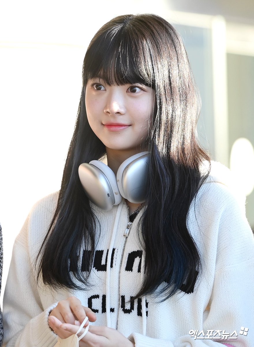 LE SSERAFIM GLOBAL on Twitter: "[PRESS] 221013 LE SSERAFIM #EUNCHAE at Gimpo Airport heading to ...