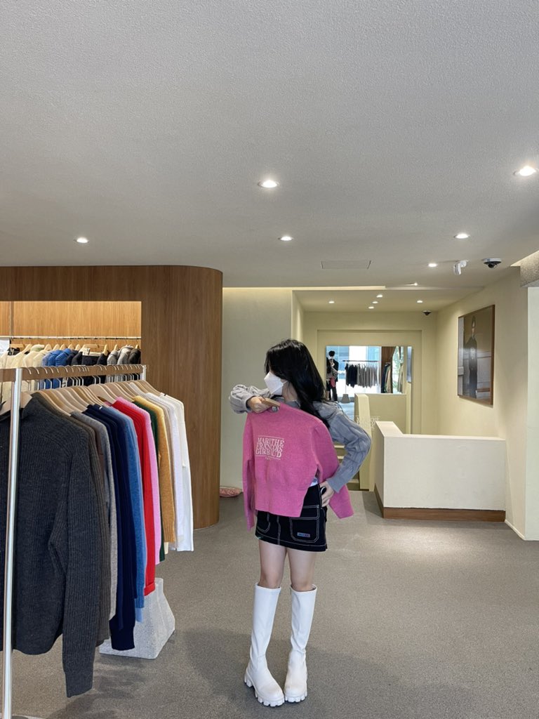 🍪🎄 ̈ on Twitter: "RT @cloudysstory: MARITHÉ มีสาขาที่ฮงแดแล้วน้า เป็นสาขาเปิดใหม่เลย แบรนด์นี้ ...