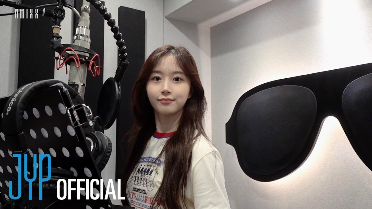 NMIXX on Twitter: "[🎥] [NMIXX] 'ENTWURF' Recording Behind #MIXXTREAM ...