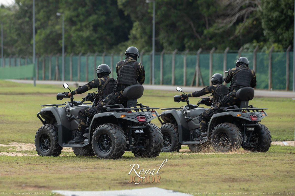Elizabeth Vstx on Twitter: "[English] 08/10/2022. Personnel of Johor Military Force (JMF) during ...