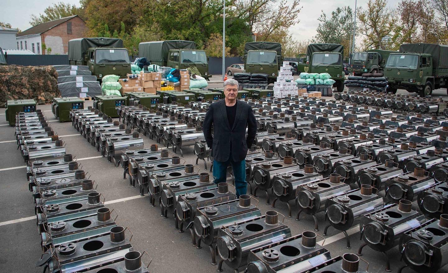 Thoton Akimoto / ソトン秋元 (@AkimotoThn) / Twitter