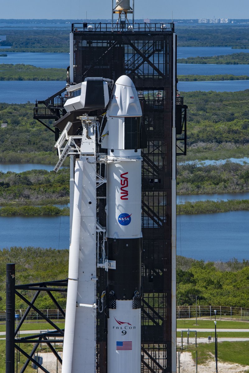 Elon Musk On Twitter Rt Spacex Falcon 9 And Dragon Vertical On