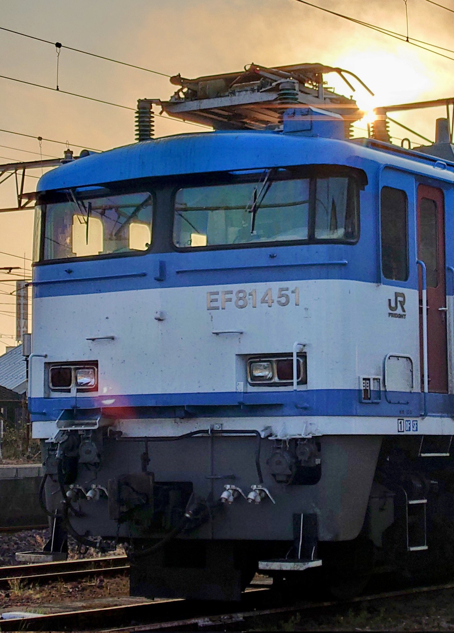 富士 on Twitter: "4071ﾚ 〜 4076ﾚ・・・EF81-451 https://t.co/an5YxAjJII" / Twitter