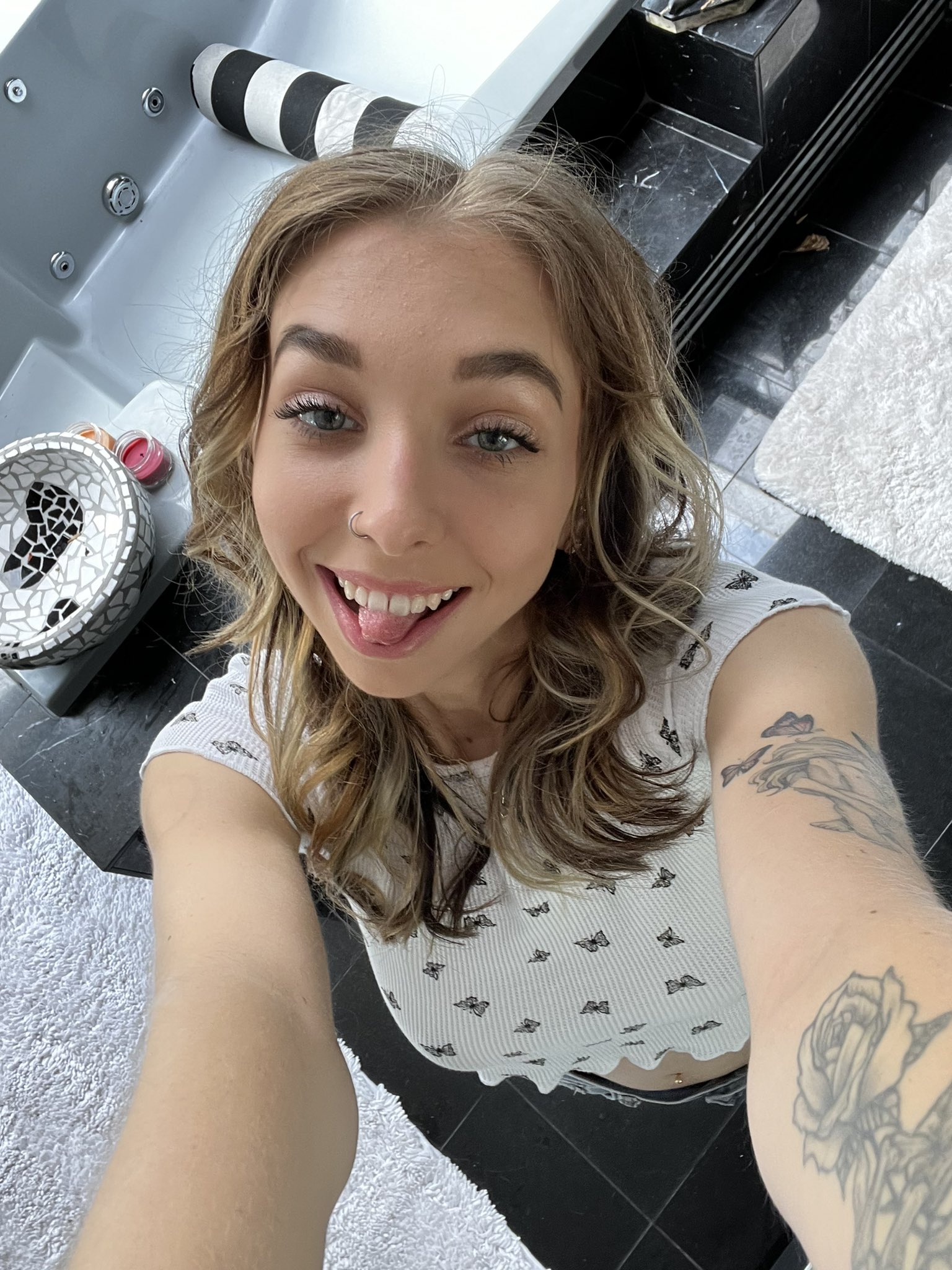 Breezy Bri VEGAS jan 1-8 LA 9-14 on Twitter: "On my worst behavior😈 https://t.co/IccLI1lRe8 ...