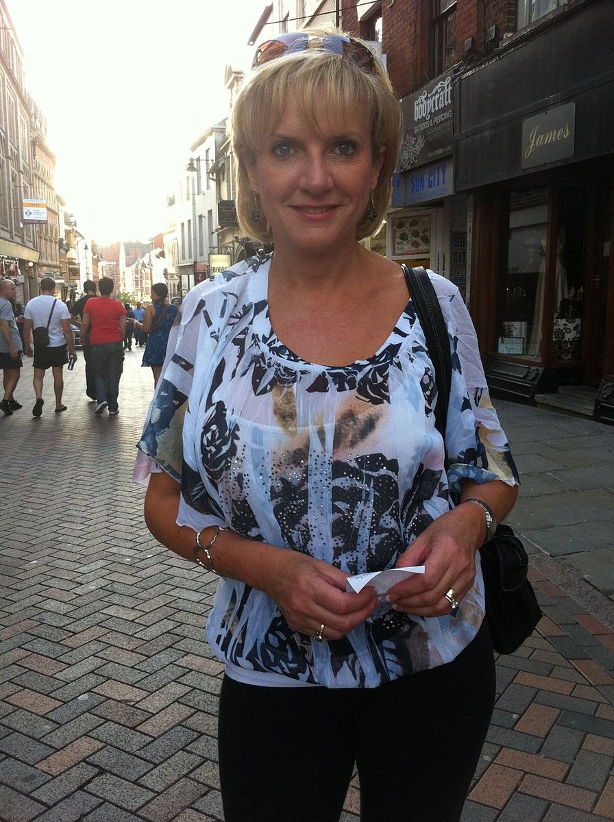 Adulterous British Milf Gill Ellis Flaunts Her Gigantic Boobs Tnaflix