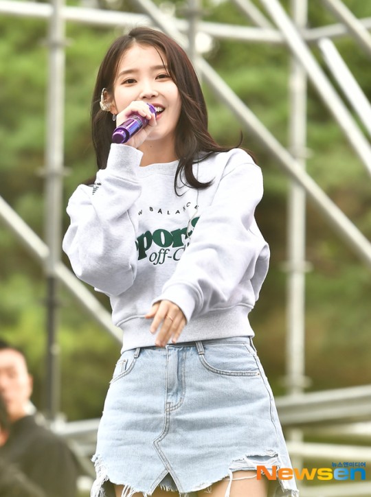 【PHOTO】IU「2022ランオンソウルウーマンズ」に参加…爽やかな笑顔でステージを披露 https://t.co/fCb32n3avK #IU #아이유 #iu #아이유 Kstyle ...