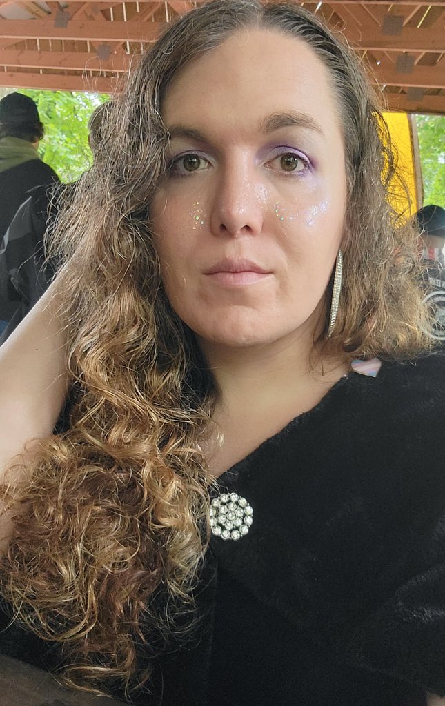 Katherine la Pavona's secondary location saga on Twitter: "Here's another pic from ren faire ...