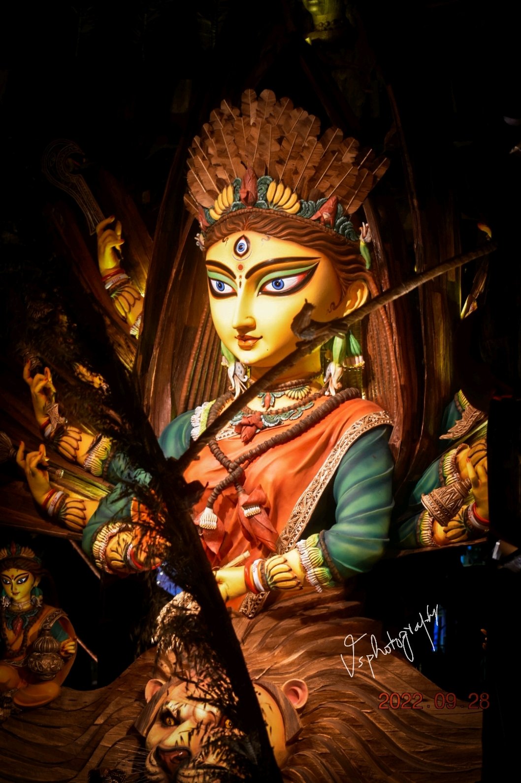 CS Vineeta Singh 🇮🇳 on Twitter: "Thread of Special Durga Puja Pandals of #Kolkata through my ...