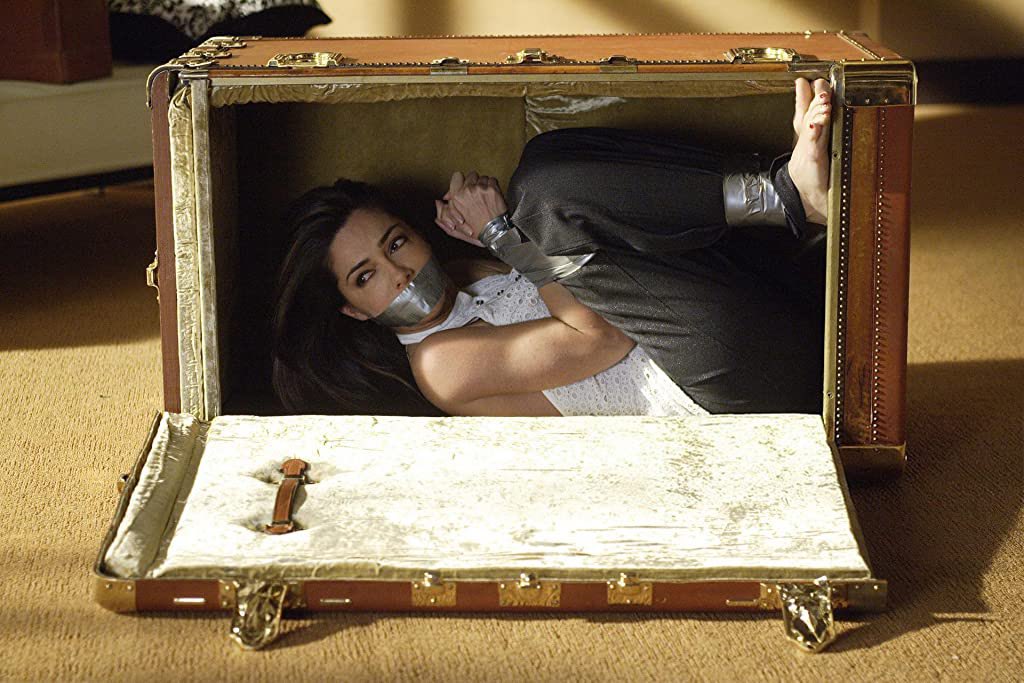 TapeDiD on Twitter: "Vanessa Marcil - Las Vegas 4x17 (2007) Details: • Restraints: Duct Tape ...