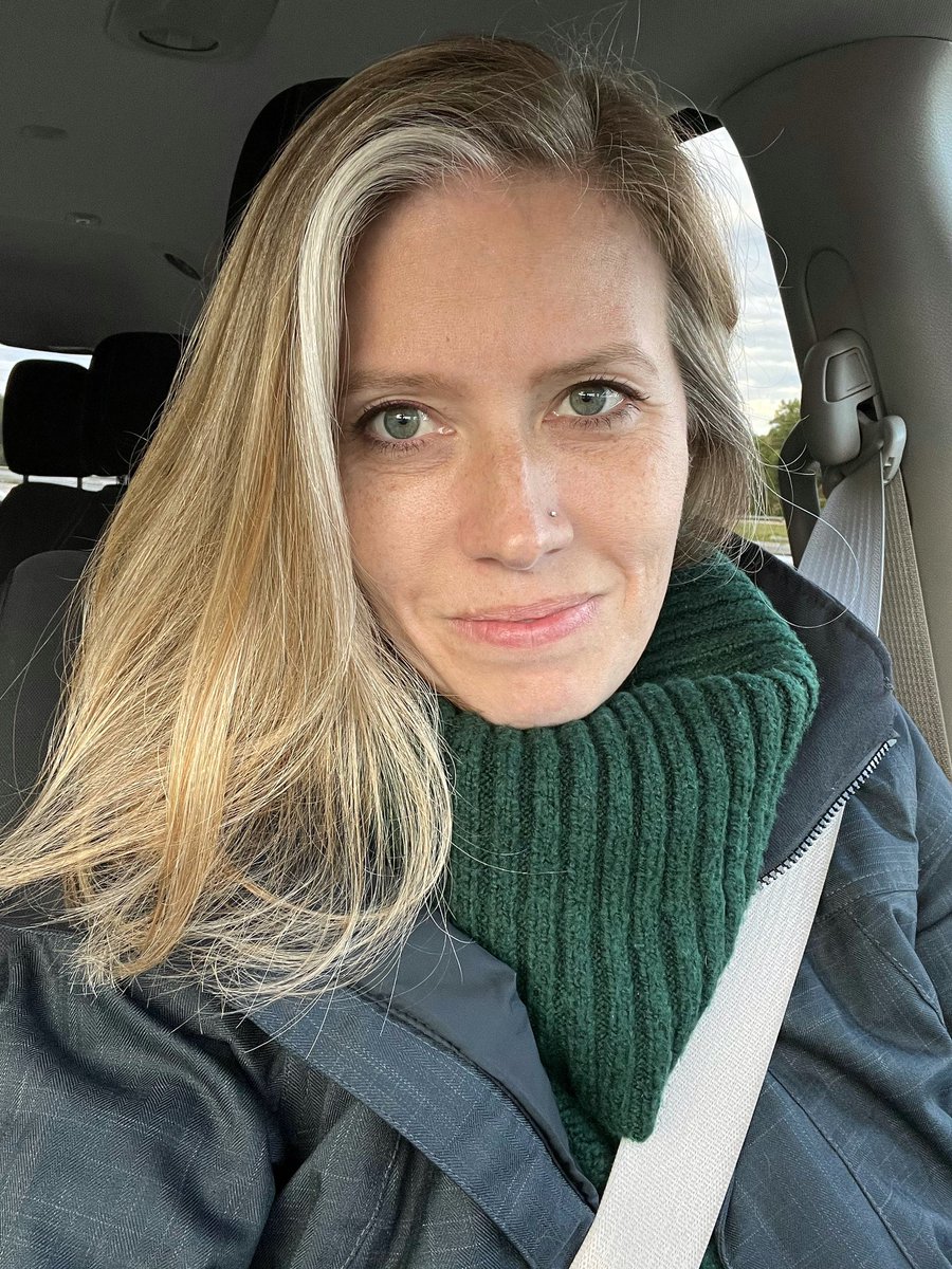 Tickle Edith on Twitter: "Oh look, it’s fall! Someone come visit Zen and I. It’s been too long ...