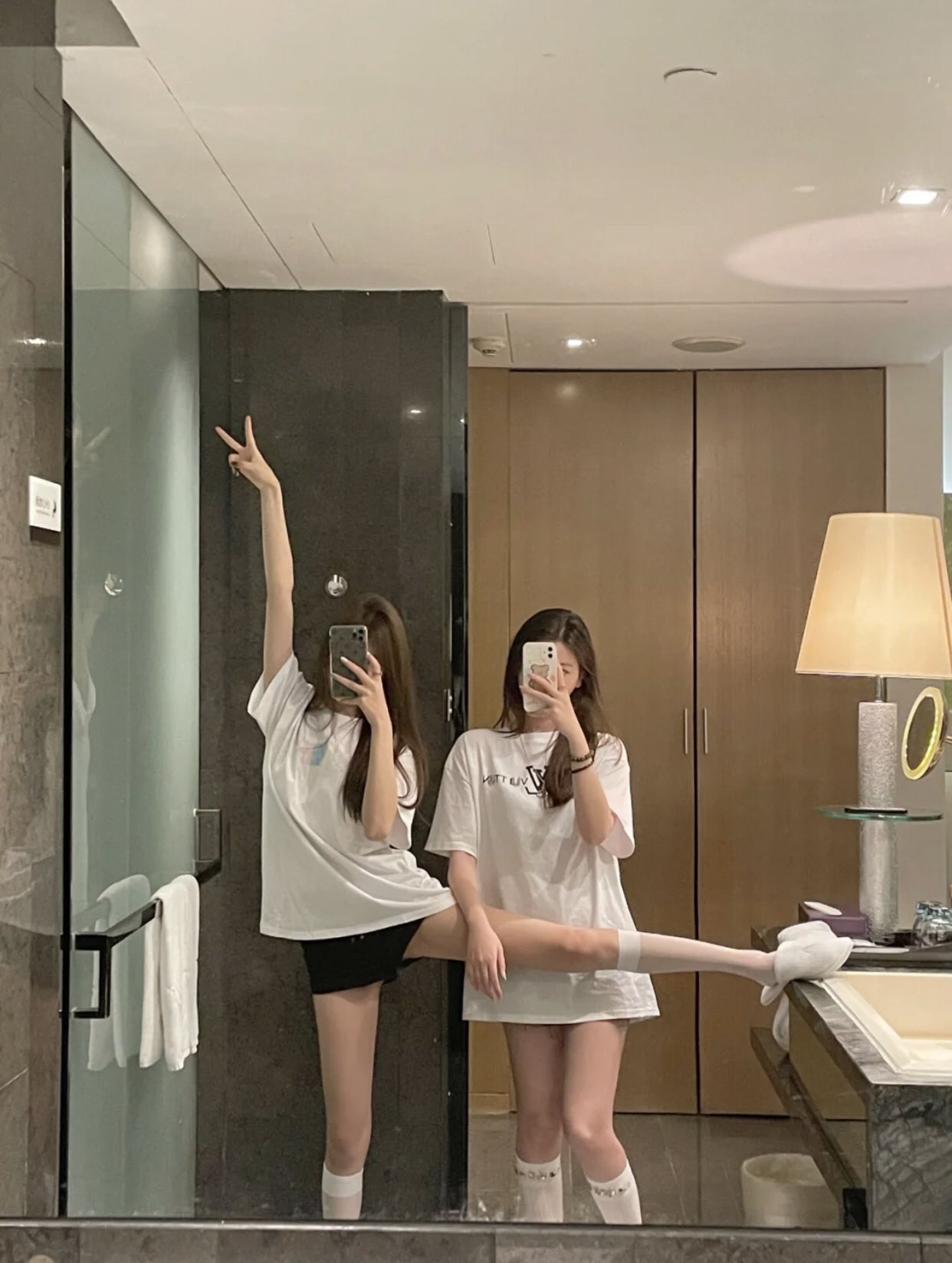 护士莹莹(找炮友 On Twitter 两个护士同时服侍你,你能坚持多少分钟,反正我觉得不会超过五分钟 反差 磕炮 护士