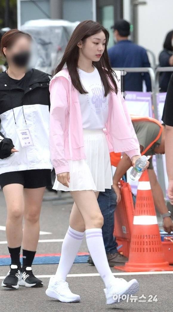 인스티즈(instiz) on Twitter: "오늘자 김연아 뉴발란스 행사.jpg (링크에 더있어요👉) https://instiz.net/pt/7240650"