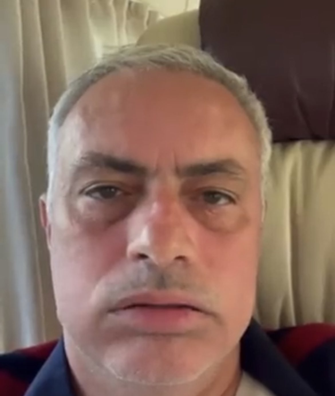 John Bennett on Twitter: "Manchester United fans right now https://t.co/lt2mtKBaeZ" / Twitter