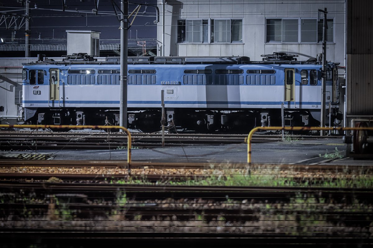ちゅ～きょ～けん on Twitter: "2022,10,2の愛知機関区 訓練で借り出されているEF65 2089 先週9863レでやってきたEF65 2127 今日9863レでやってきた ...