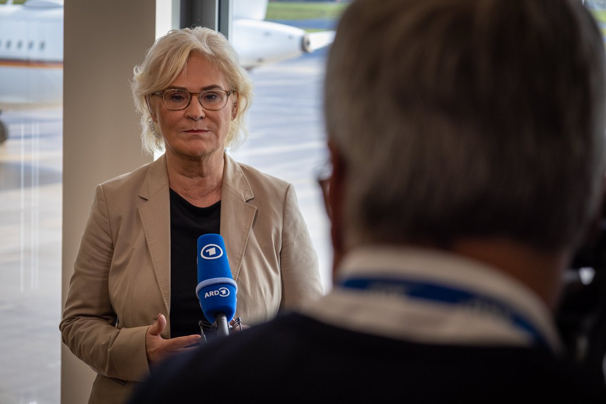 Verteidigungsministerium on Twitter: Verteidigungsministerium on Twitter: