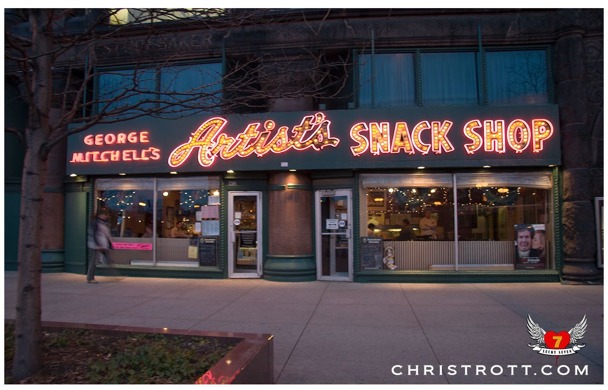 Christopher Gerhard Trott on Twitter: "Artist's Snack Shop on Michigan Ave in Chicago. I am not ...