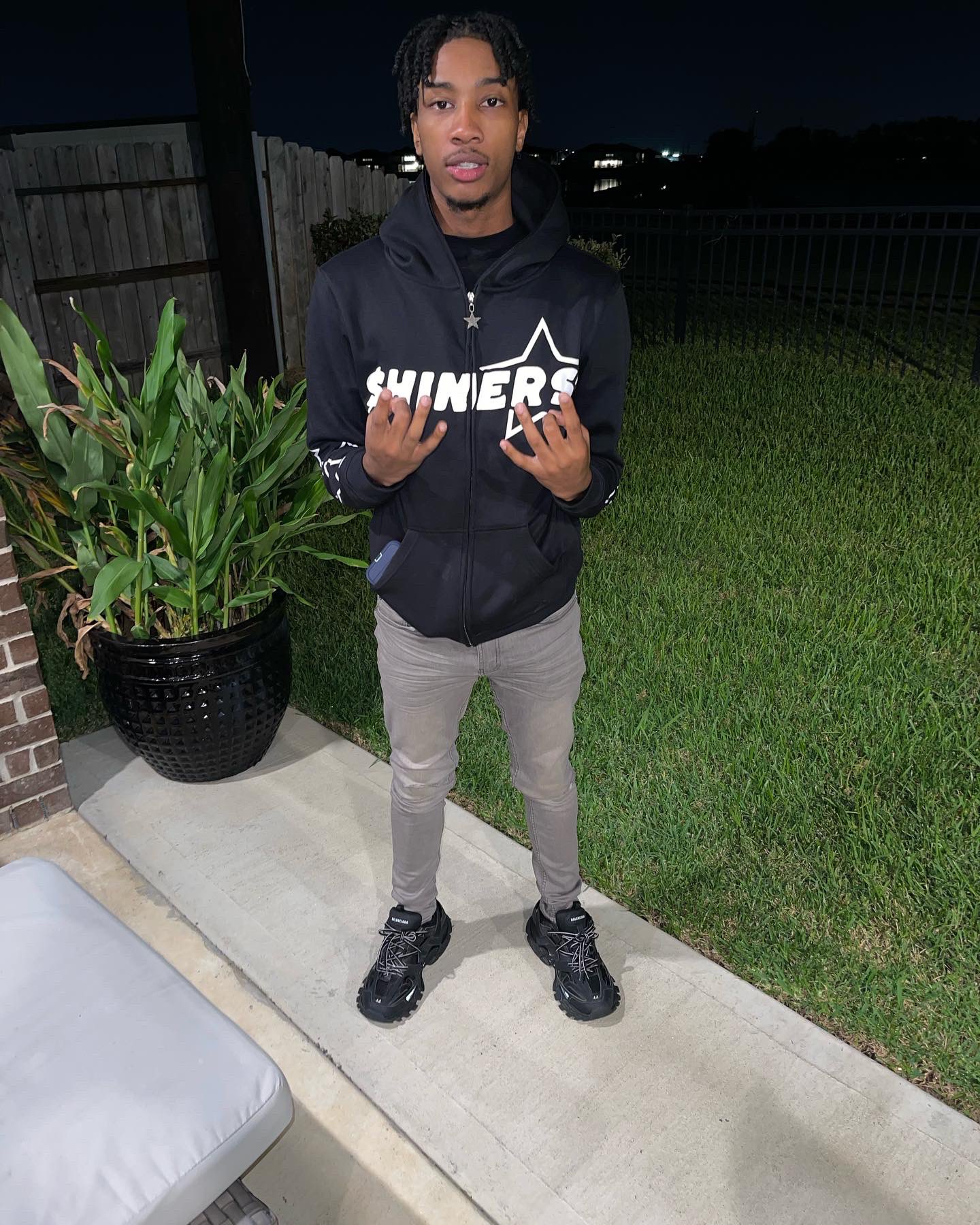 on Twitter: "PUTTIN IN OVERTIME DOIN NUMBERS LIKE ITS 2️⃣ OF ME https://t.co/ZDOYYWavgp" / Twitter