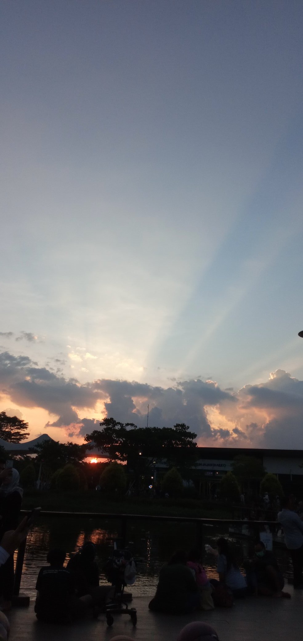 TanyarlㅡDilarang Rep LINK AFF‼ on Twitter: "💚 drop foto langit versi kalian https://t.co ...