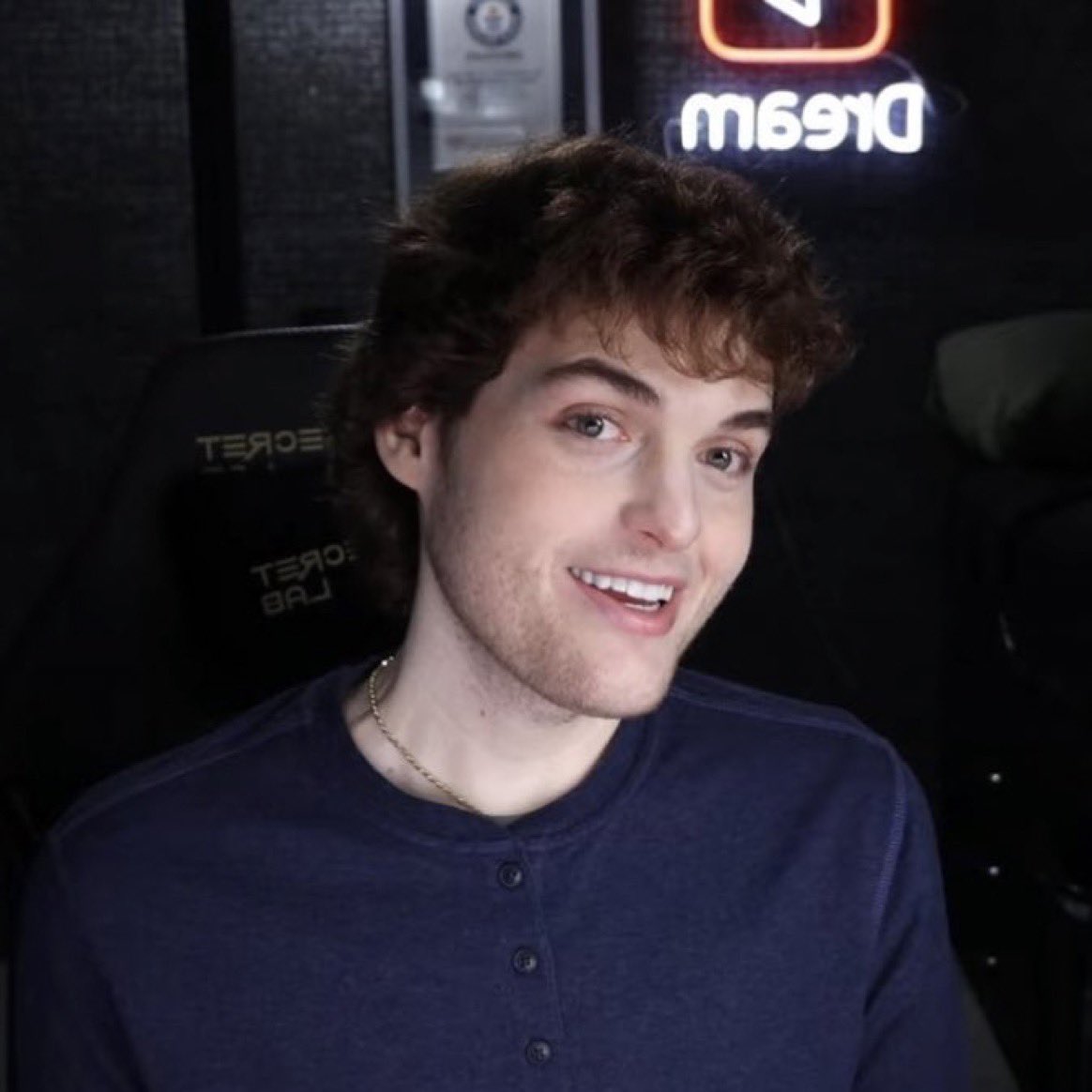 sKEREN 🎃 on Twitter: "This is the man that said “smash” to that one fish in finding nemo https ...