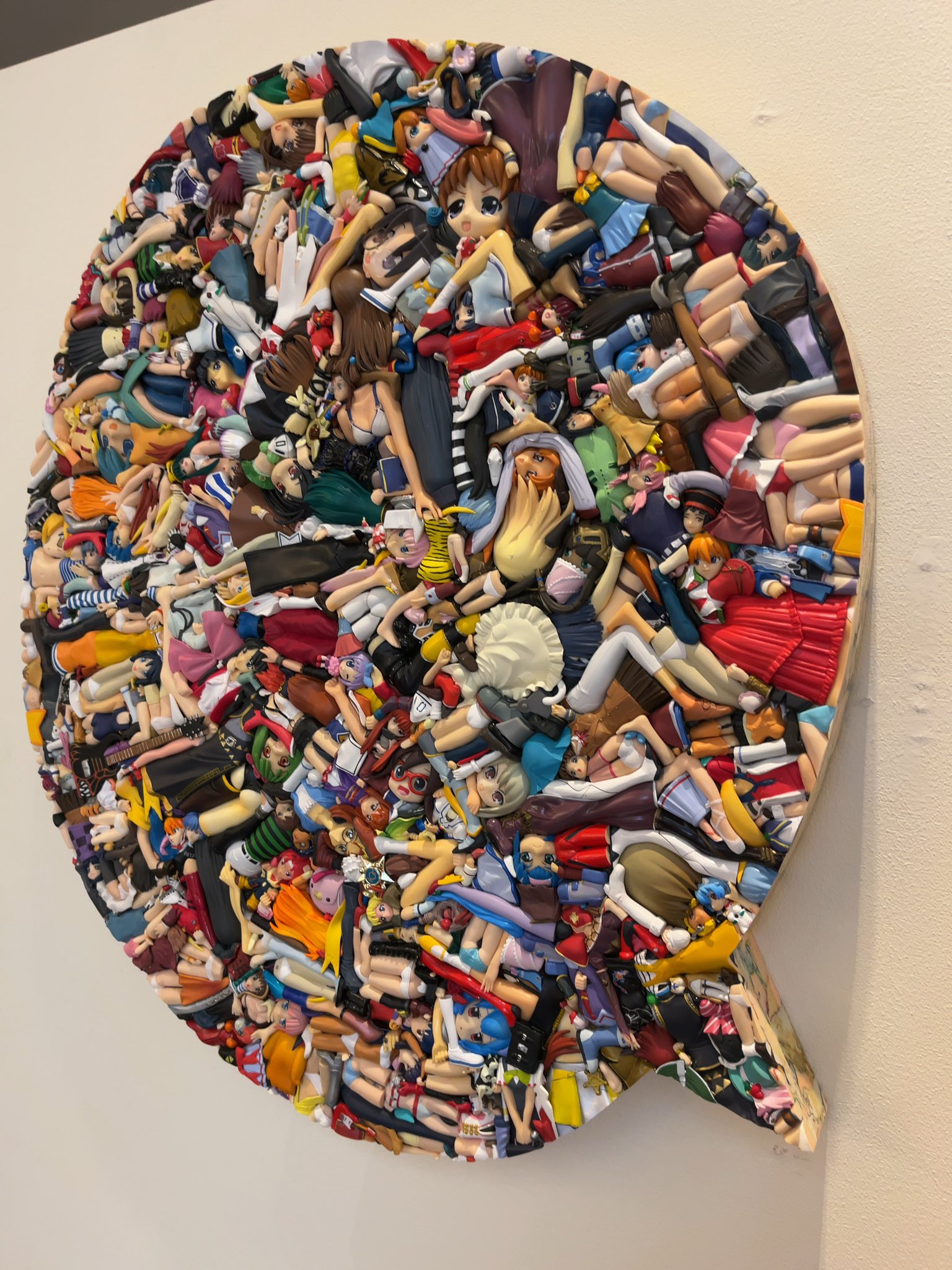 飯島モトハ on Twitter: "GINZA SIXで three の展示を見てきた。いわゆる「キャラクター絵画」の文脈上にある作品だと思うのだが、キャリアの初期に活動の場を海外に移して ...