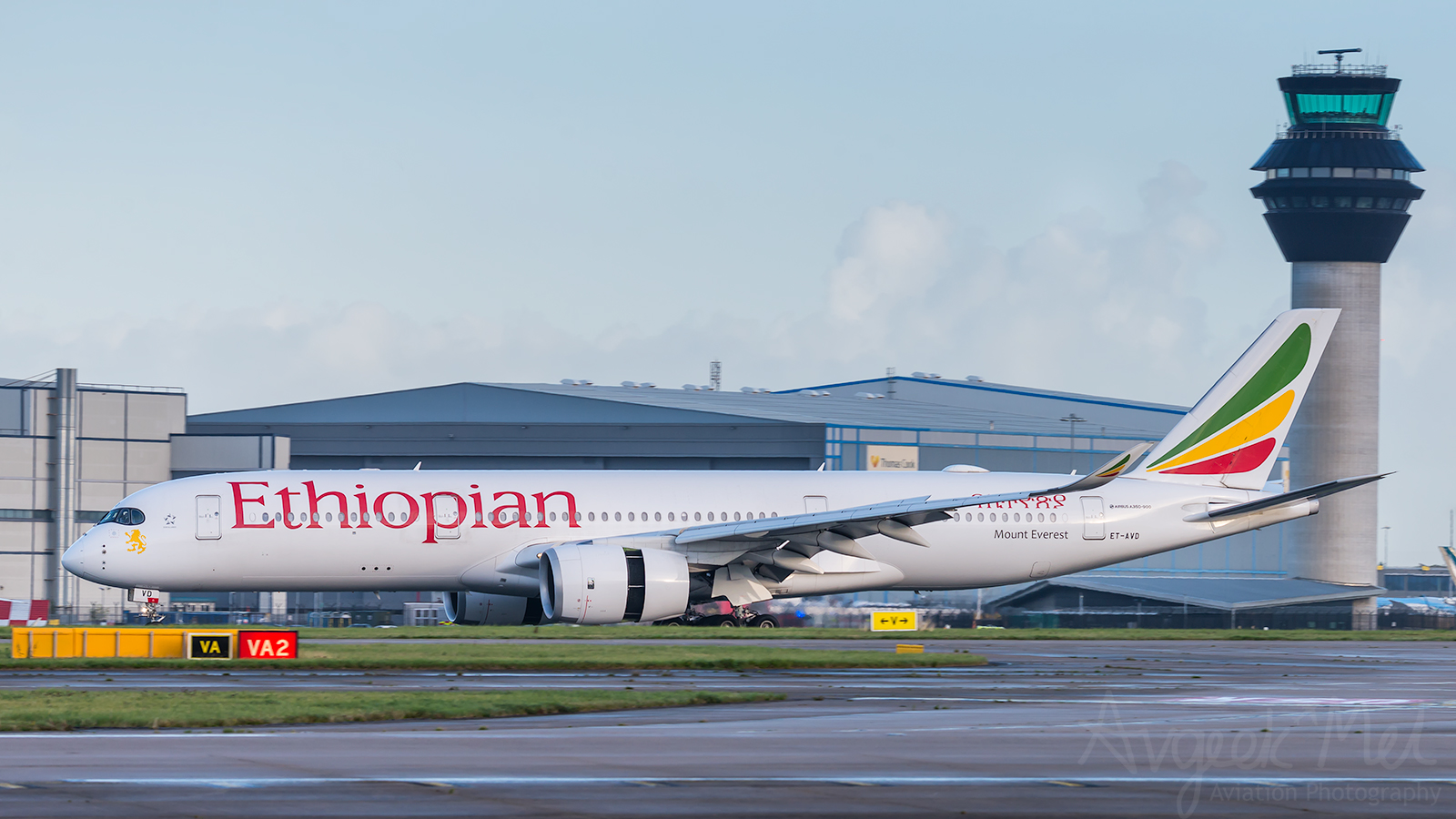 Avgeek Mel on Twitter: "An Ethiopian Airlines @flyethiopian @AirbusintheUK A359 ET-AVD arriving ...