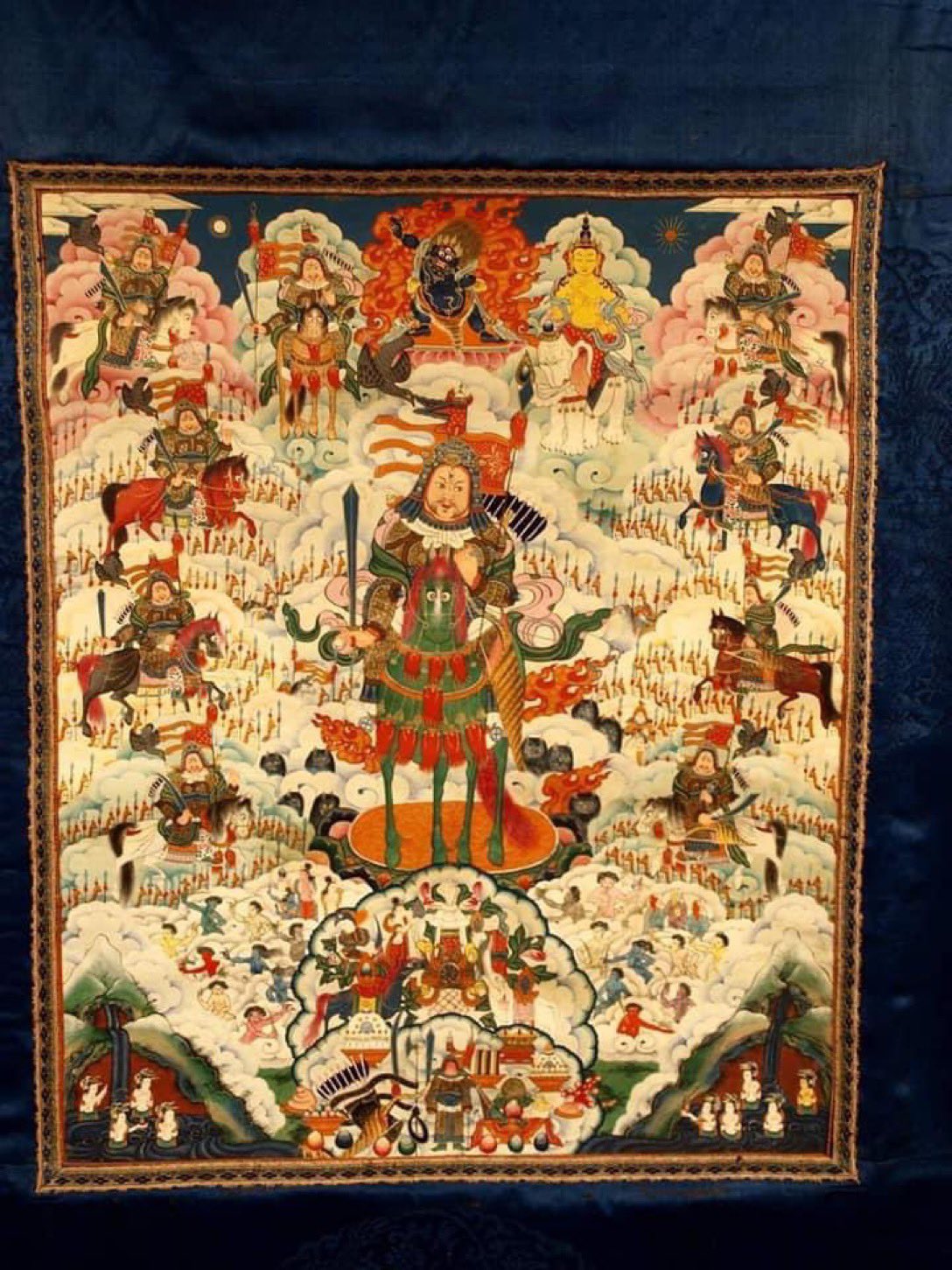 Танхай банди буюу комиксчин Бадарчин On Twitter Гандантэгчинлин хийдийн Чингис хааны шүтээн