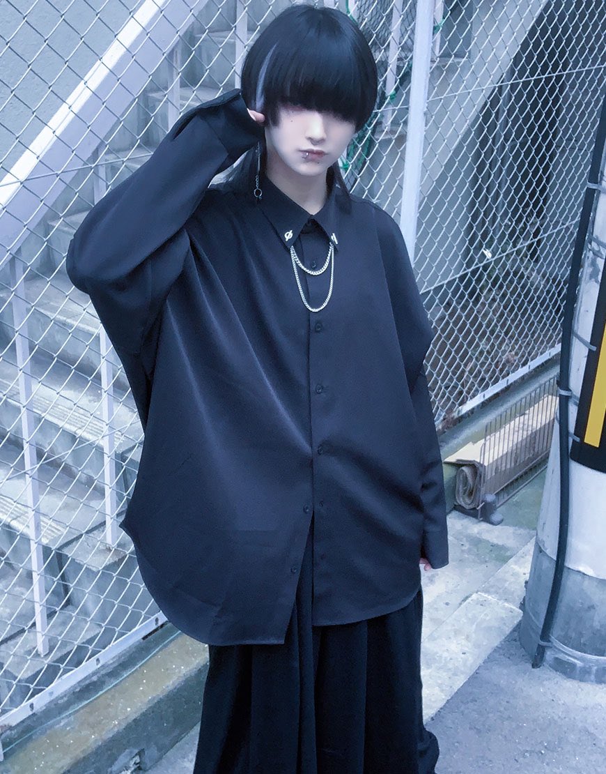 ililil【イルイルイル】 on Twitter: "【RE ARRIVAL】 ililil【イルイルイル】 チェーン付きオーバーサイズブラックシャツ/全1色 7,590円(税込 ...