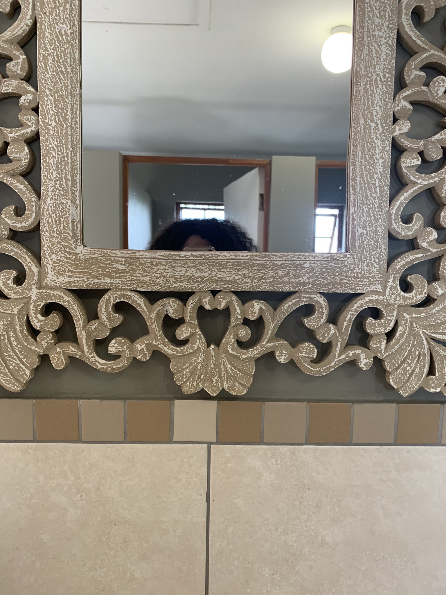 Tlalane on Twitter: "What mirror placement is this??? 🤦🏽‍♀️ https://t.co/9VnCrfhMXx" / Twitter
