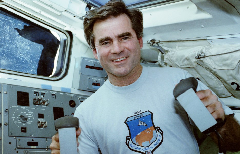 Astro Info Service on Twitter: "Remembering Charles Lacy Veach (b.1944) who passed away OTD in ...