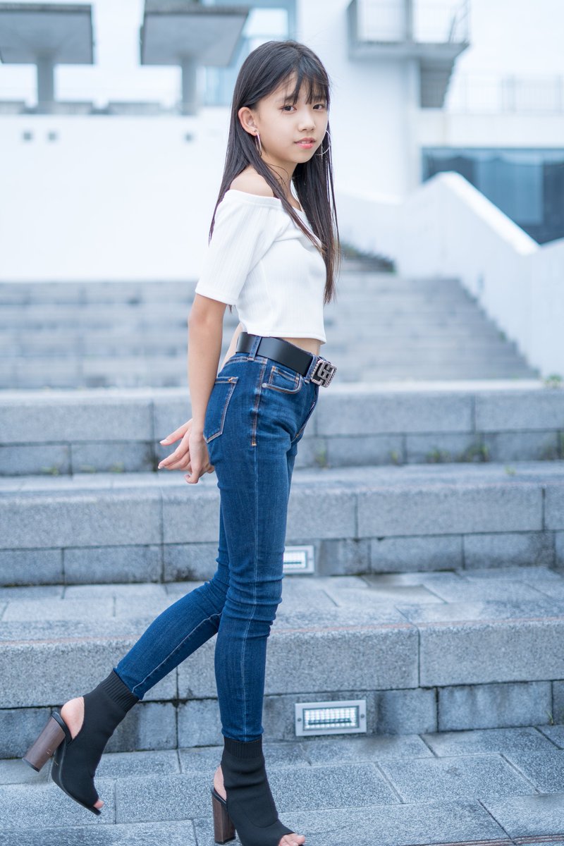 【画像あり】大人っぽくて色っぽい小6女子が見つかる こんなん受精準備完了だろ [808139444]