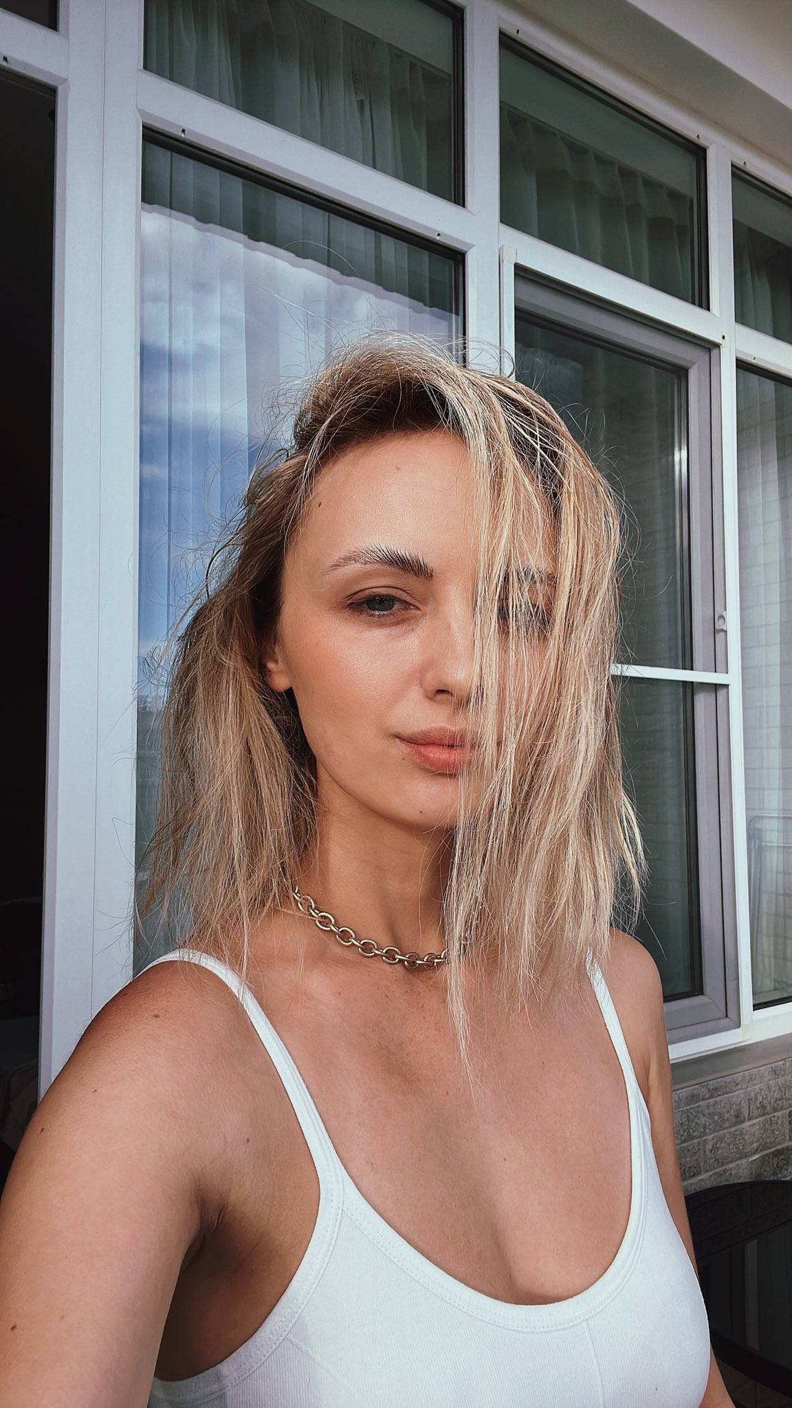 Ну я On Twitter Я чуть чуть очухалась щас голову высушу и пойду на
