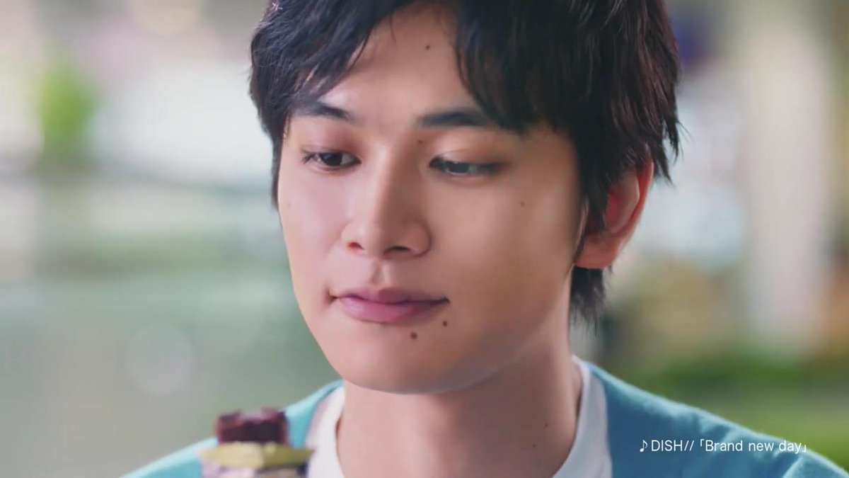 動画NOW on Twitter: "北村匠海 當真あみ が出演する ブルボン 濃厚チョコブラウニー のCM「しっとりな幸せ」篇 とメイキング映像。 https://douganow.jp ...