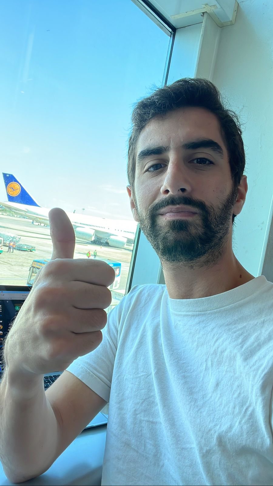 Marcos Falcone on Twitter: "Reportando desde Ezeiza, nueva changa en proceso. https://t.co ...