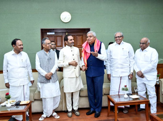 #InPics | Vice President Jagdeep Dhankhar interacted with floor leaders ...
