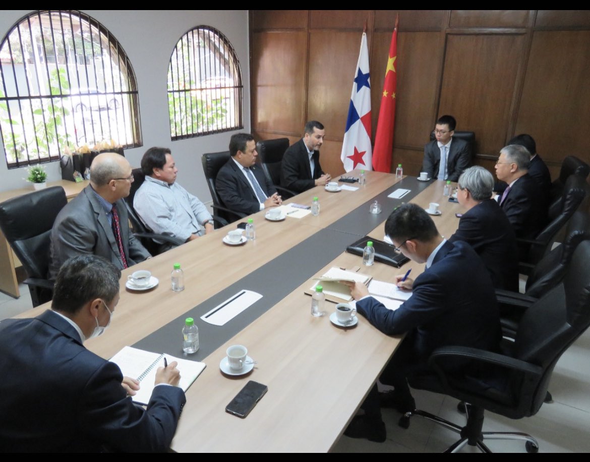 Porfirio Bolita Ellis on Twitter: "Gracias S.E @weiasecas embajador de China y Wang Yulin del ...