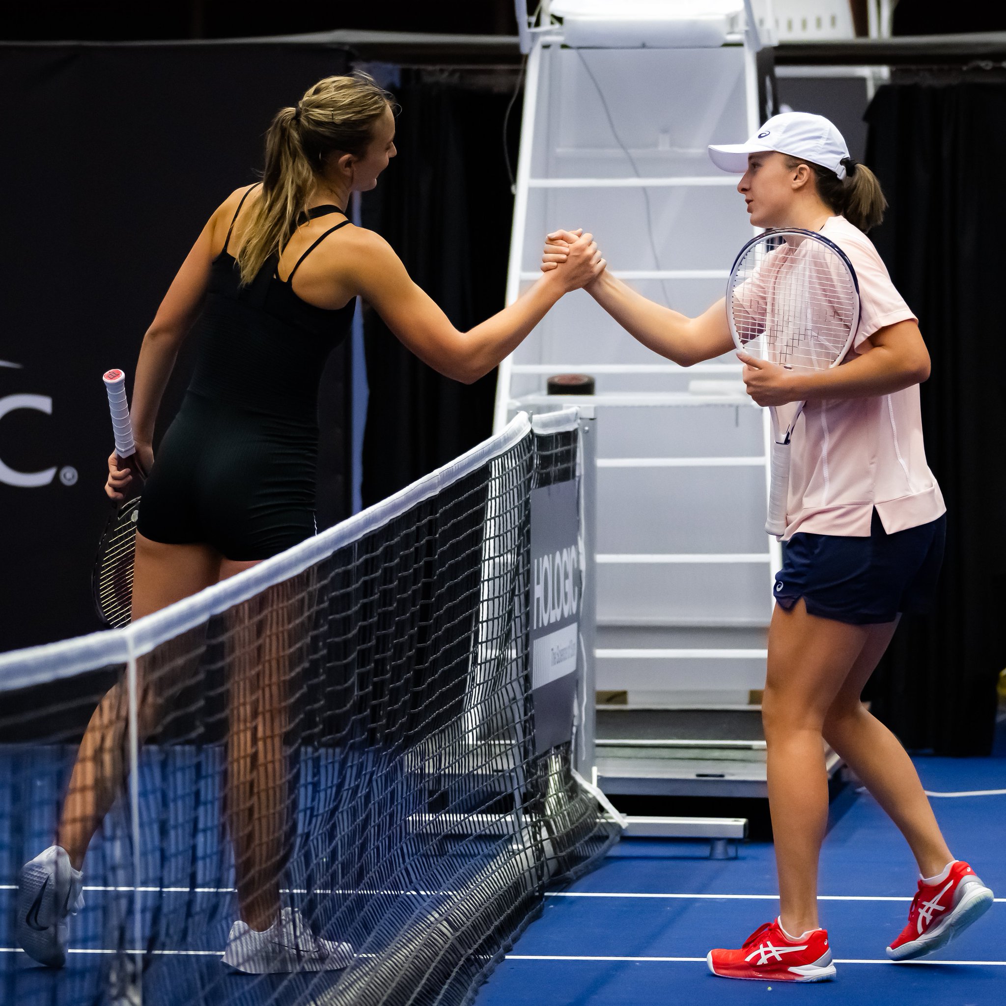 wta on Twitter: "Another Pauliga practice in the books 📚 @paulabadosa 🤝 @iga_swiatek https://t ...