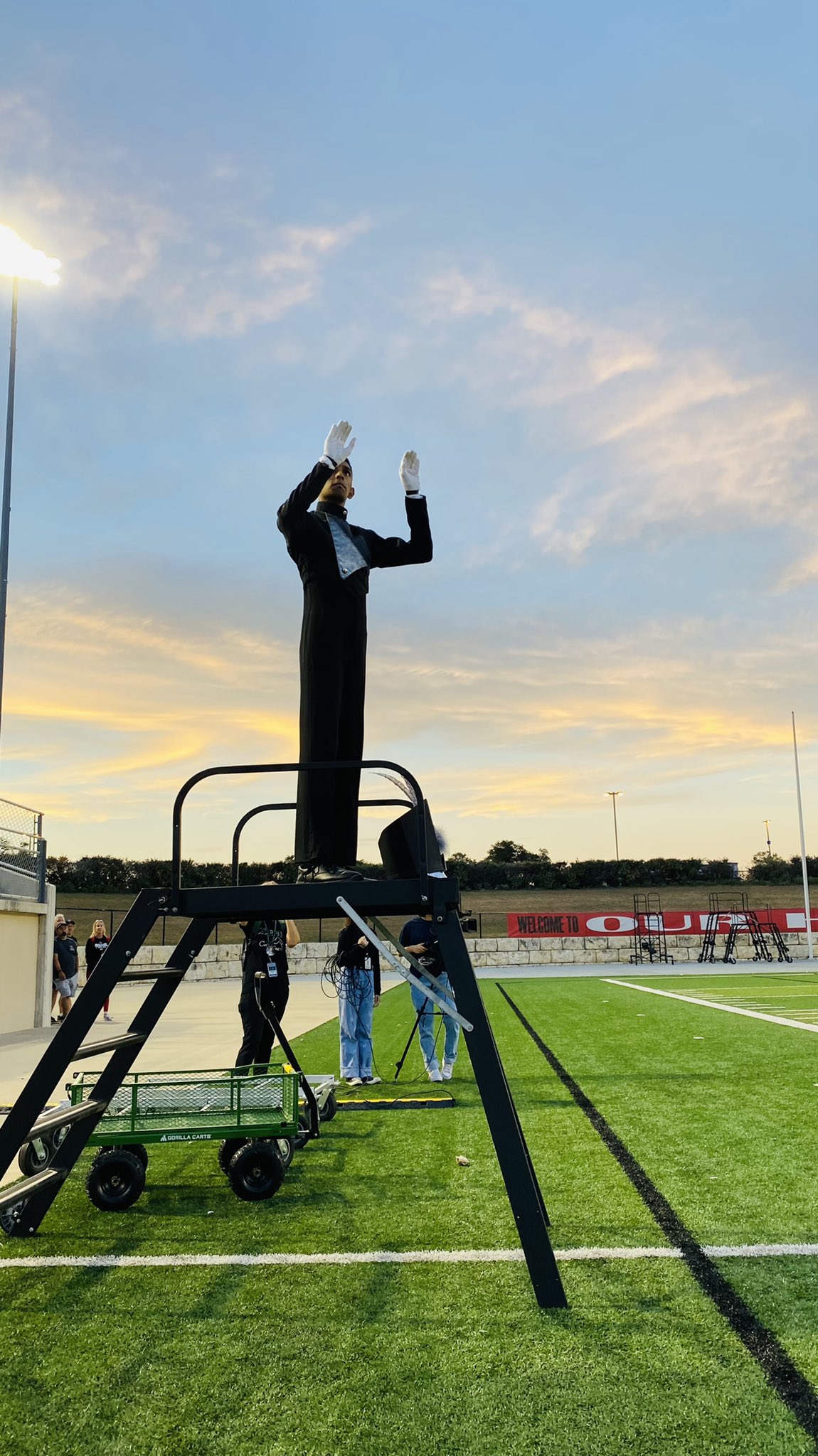Leander ISD on Twitter: "Next, “Mirror, Mirror” by the @CPHSBAND 🪞🪩 https://t.co/msocfOMen6 ...