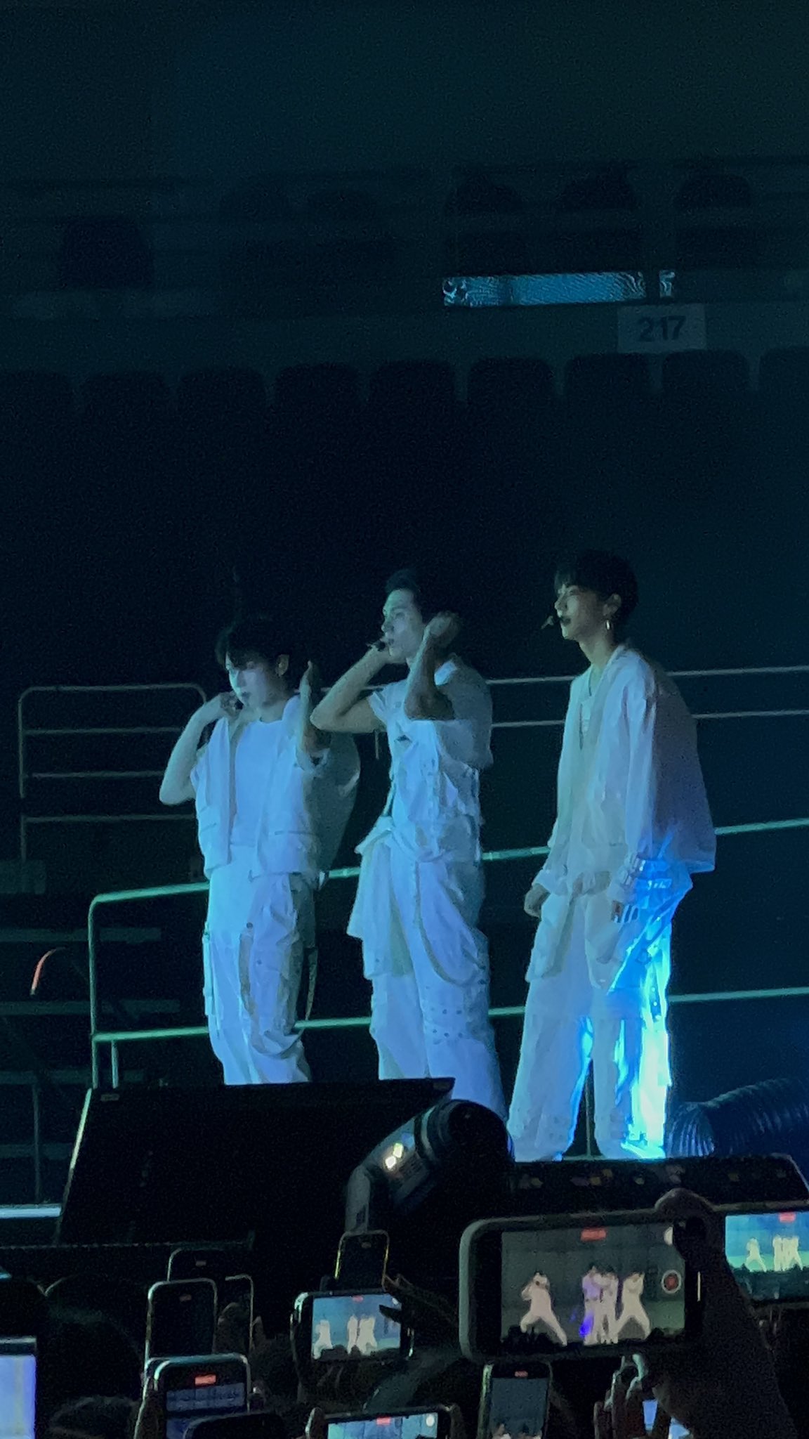 may-moo🌸 on Twitter: "RT @TheJungOne01: pockets with their uncle https://t.co/TqTdTyQ5zR" / Twitter