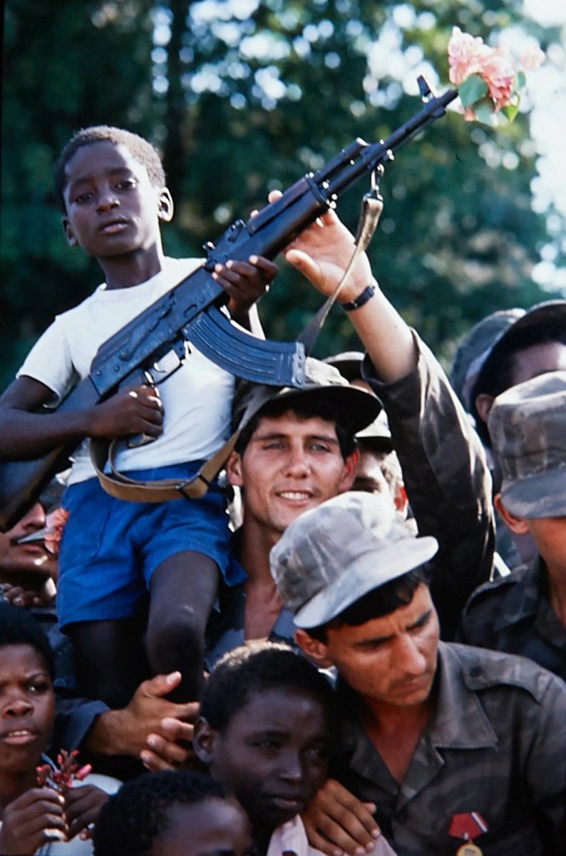 1989 Cuban soldiers with the people of Angola. When Portugal was going ...