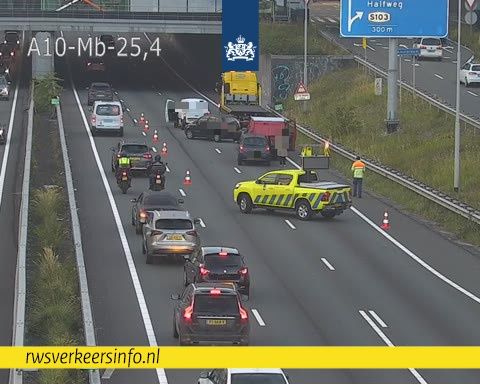 Rijkswaterstaat Verkeersinformatie on Twitter: " | Op de #A10 is een ongeval gebeurd bij ...