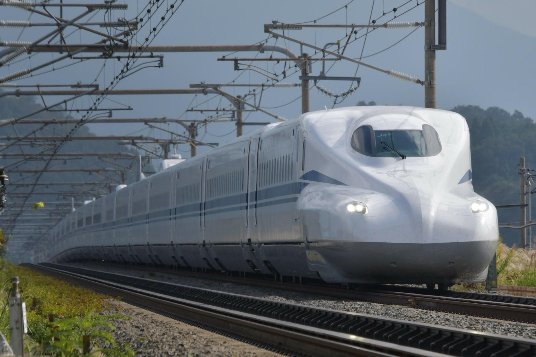 のぞみ係長 on Twitter: "N700S J32編成 営業前試運転。本日から東京〜新大阪間の試運転が始まったようです。ピカピカでした。😊 https://t.co/AoRgF9sxUH ...