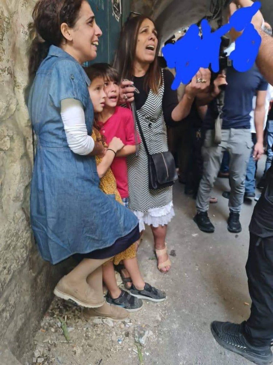 An Israeli settlers family including a tour guide mistakenly entered ...