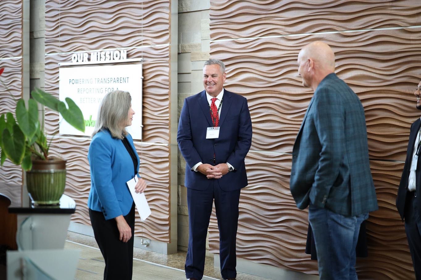 Ames, IA Chamber on Twitter: "Thank you to Senator Joni Ernst for visiting Ames and being part ...
