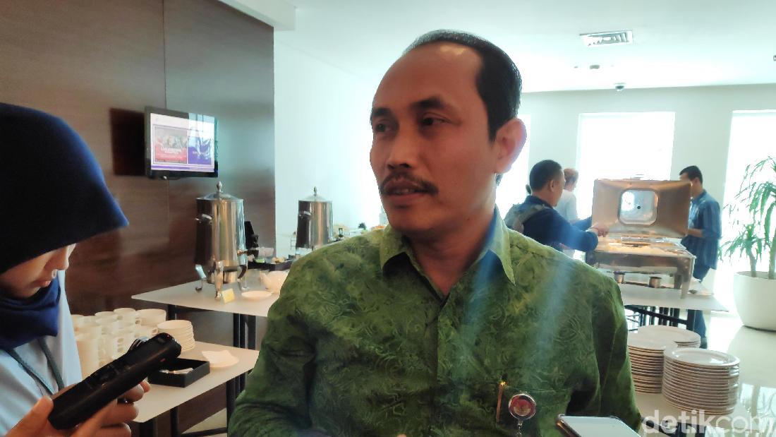 detikcom on Twitter: "Roni Dwi Susanto sudah tidak tahan lagi. Mantan Kepala LKPP itu memilih ...