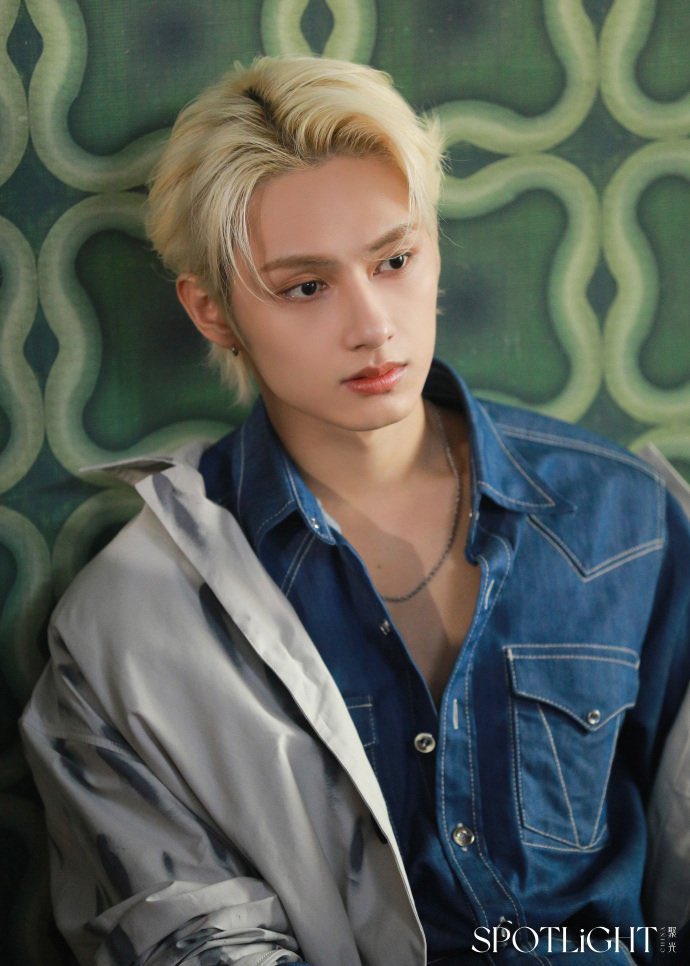 🐸🐱 on Twitter: "SPOTLiGHT聚光 October Issue 《霓虹梦境》#JUN #준 #SEVENTEEN @pledis_17"