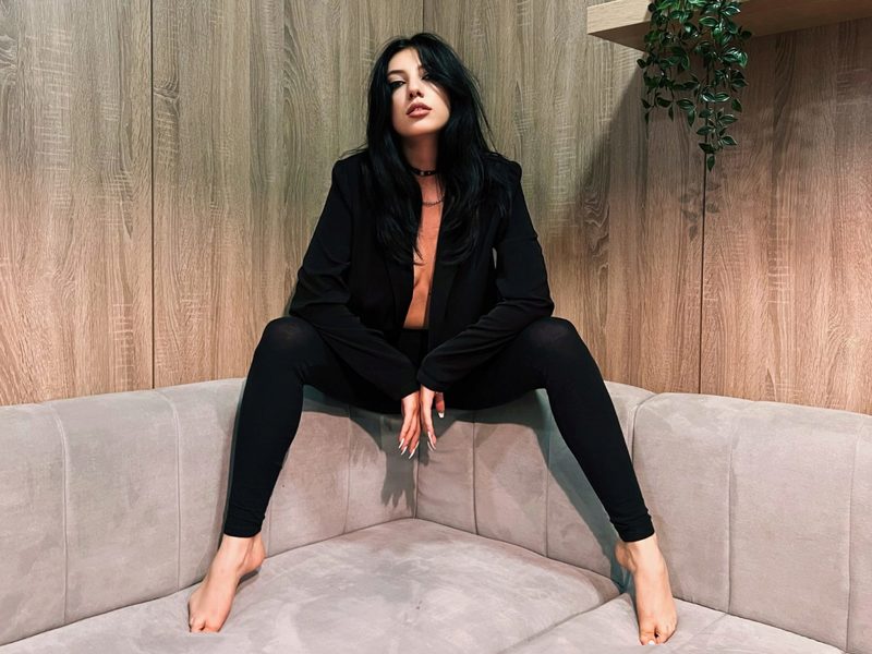 Flirt4Free Europe Girls on Twitter: "Be the king of her room! Join SOPHIA VAINS here : https://t ...