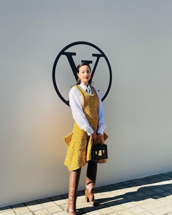 Zha Wa🛌🏻 on Twitter: "159 that always SLAY #広瀬すず @Suzu_Mg #SuzuHiroseLVParisFW #LVSS23 https://t ...