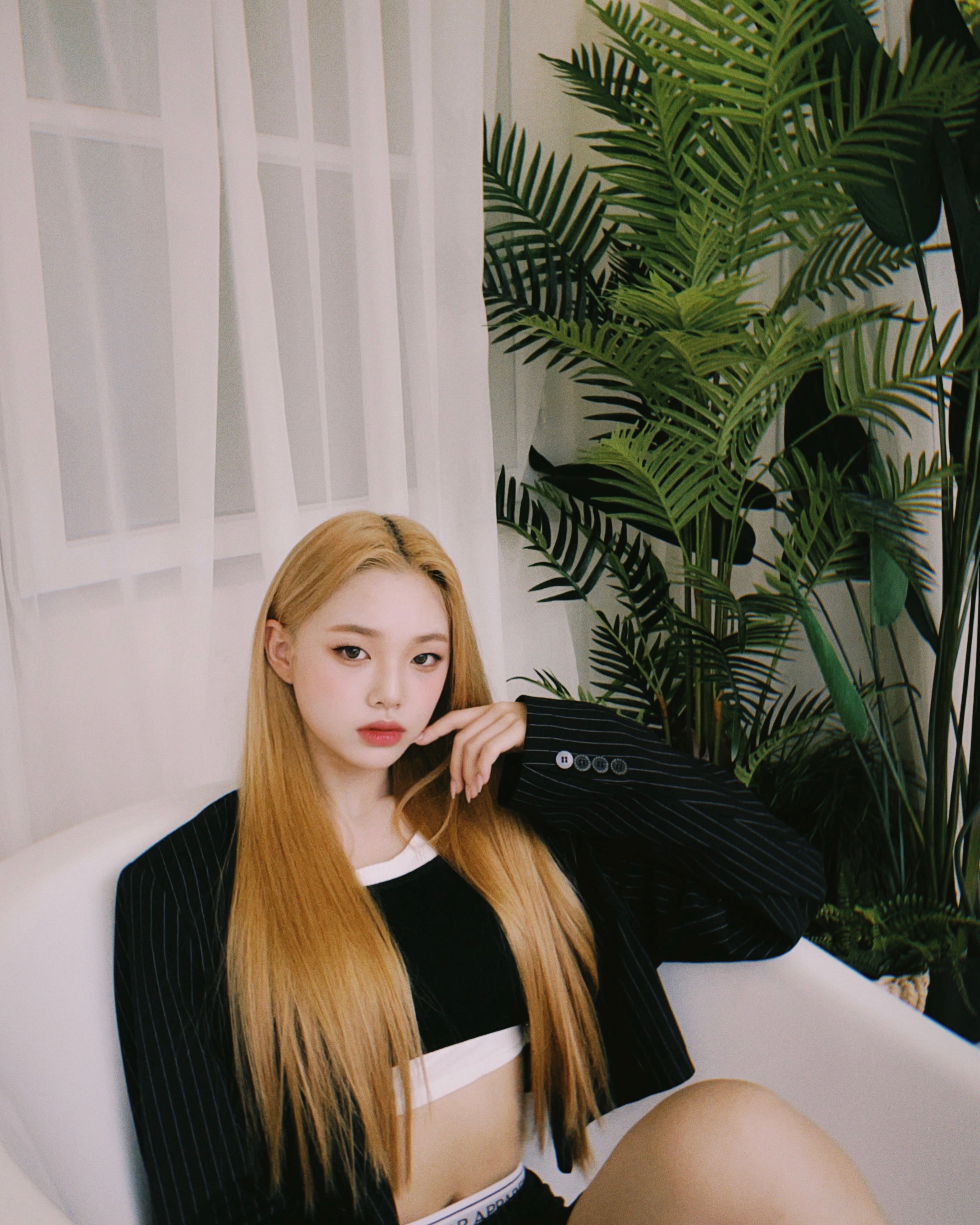 CLASS:y(클라씨) on Twitter: "[#보은] 클리키 사랑이라 부를 수 있을까?🤍🖤 #CLASSy #클라씨 #BOEUN https://t.co/F5ChDw06MQ ...